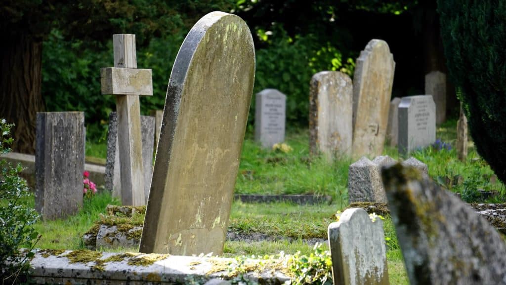 Top 10 Irish FUNERAL TRADITIONS: honouring the departed